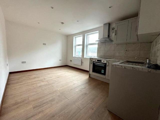 2 Bed Flat, Liverpool, L20