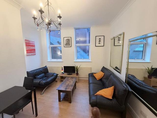 2 Bed Flat, London, N3