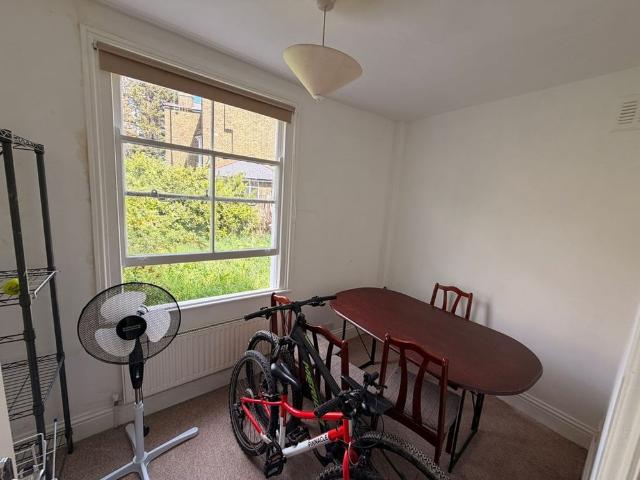 2 Bed Flat, London, SE14