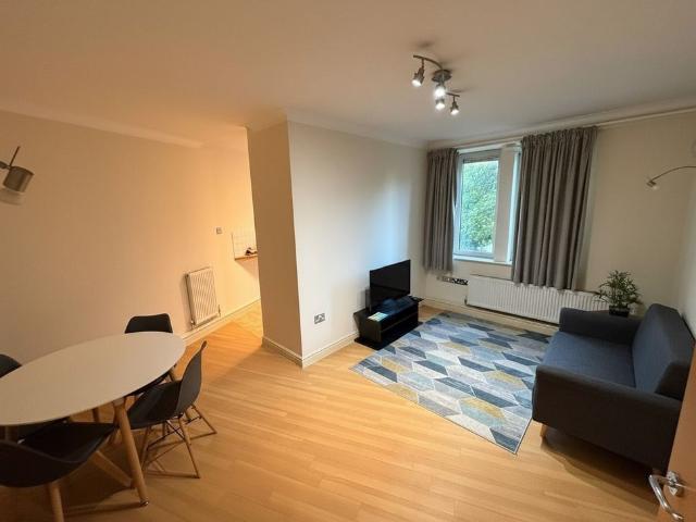 2 Bed Flat, Loxley Court, NG1