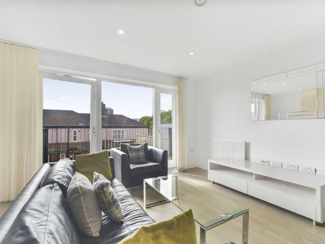 2 Bed Flat, Pullman Building, SE16