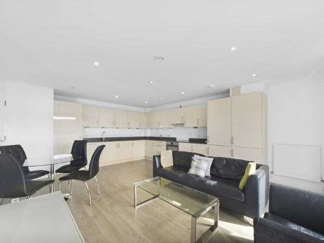 2 Bed Flat, Pullman Building, SE16
