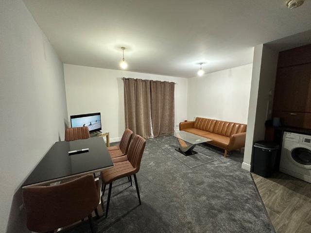 2 Bed Flat, Paisley Road West, G51