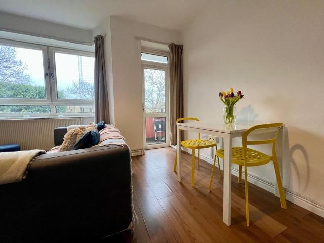 2 Bed Flat, Palmer House, SE14