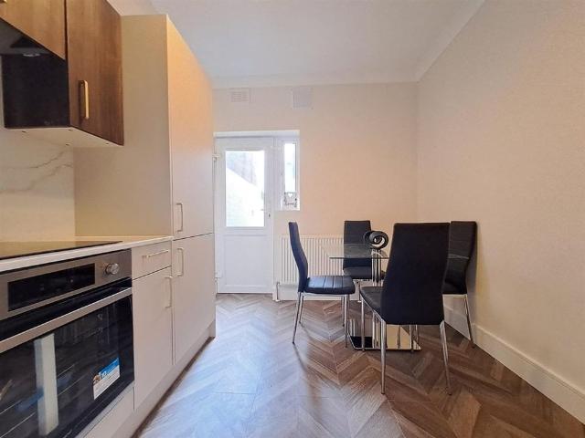 2 Bed Flat, Palmerston Road, E17