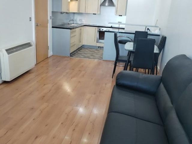 2 Bed Flat, Pall Mall, L3