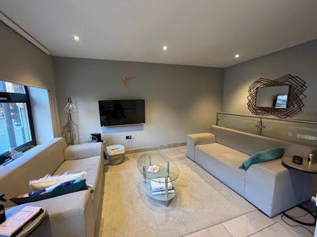2 Bed Flat, Park Square East, LS1