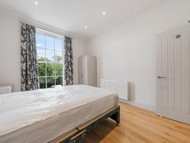 2 Bed Flat, Parkhurst Road, N7