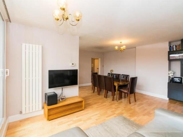 2 Bed Flat, Parson Street, NW4