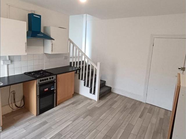 2 Bed Flat, Pathfield Road, SW16