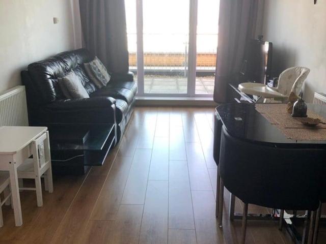 2 Bed Flat, Peebles Court, CR0