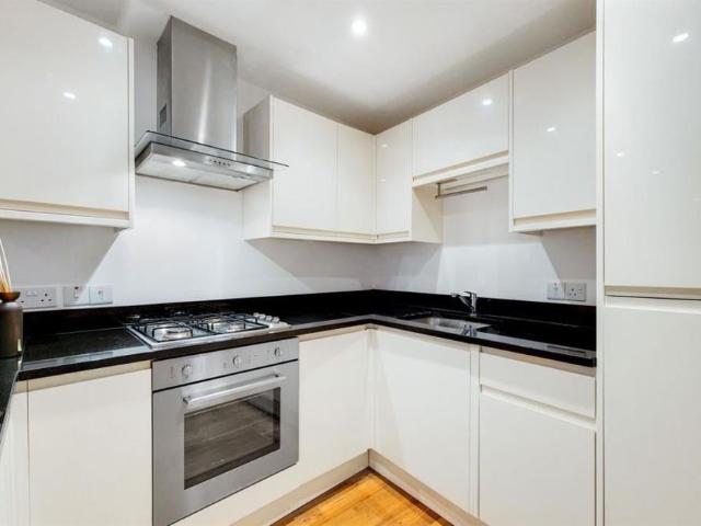 2 Bed Flat, Peerless St, EC1V