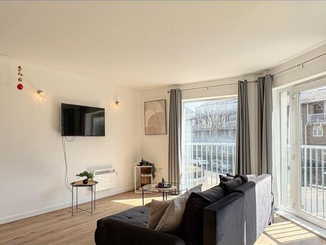 2 Bed Flat, Pelling Street, E14