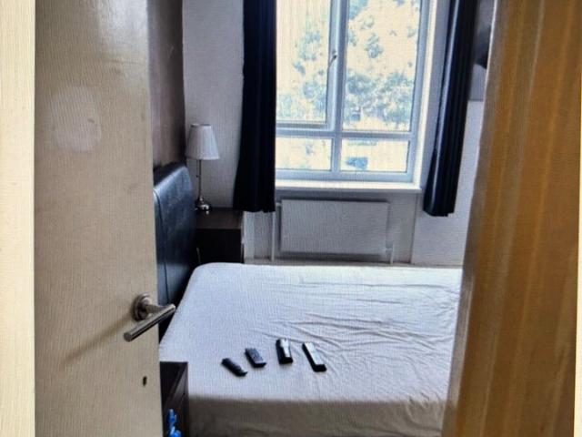 2 Bed Flat, Pharamond, NW2