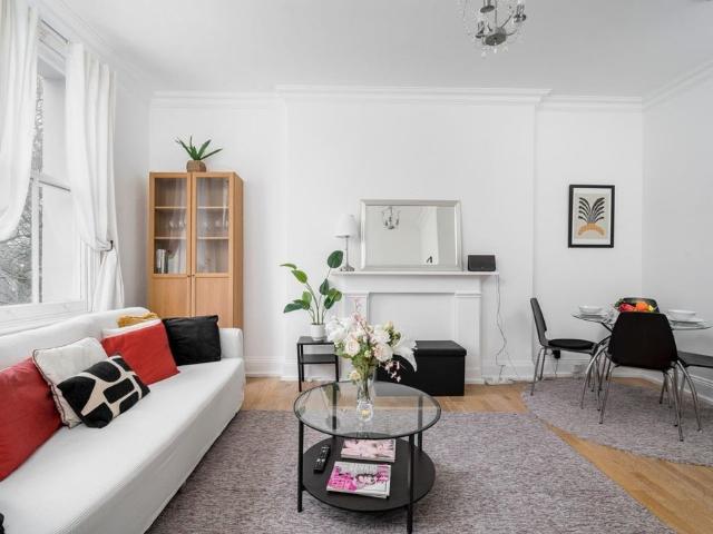 2 Bed Flat, Philbeach Gardens, SW5
