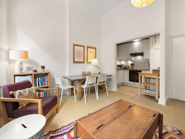 2 Bed Flat, Philbeach Gardens, SW5