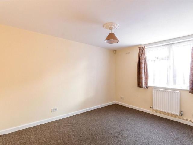 2 Bed Flat, Pigott Avenue, BS13