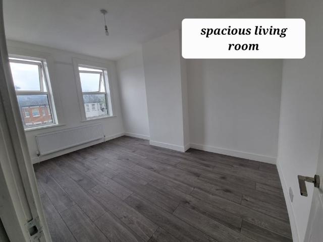 2 Bed Flat, Pinner Road, HA1