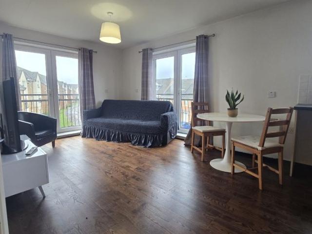 2 Bed Flat, Pipkin Court, CV1