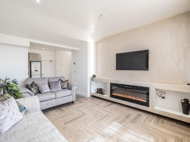 2 Bed Flat, Pocklington Walk, LE1