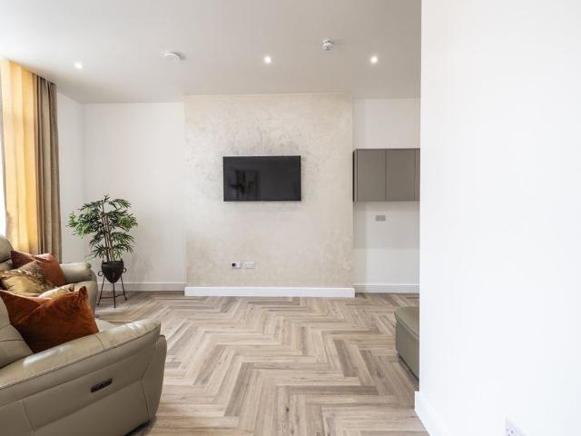 2 Bed Flat, Pocklingtons Walk, LE1