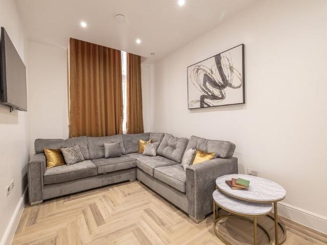 2 Bed Flat, Pocklingtons Walk, LE1