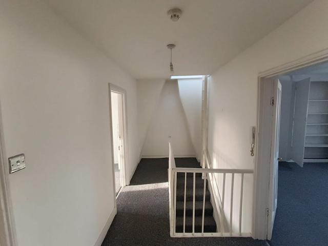 2 Bed Flat, Portland Place, BN2