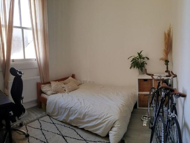 2 Bed Flat, Portobello Road, W10