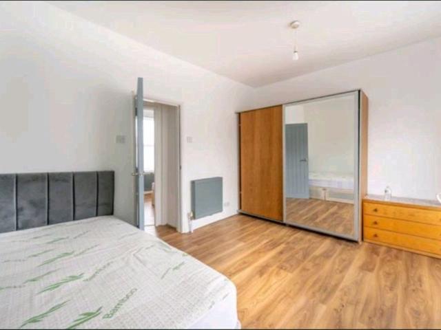 2 Bed Flat, Prestbury Road, E7