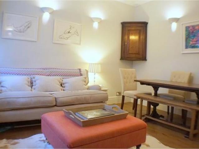 2 Bed Flat, Prince Of Wales Mansions, SW11