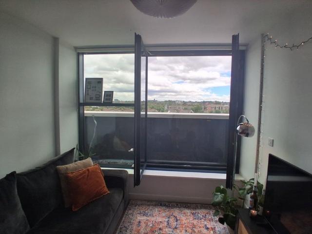 2 Bed Flat, Princes Wharf, L5