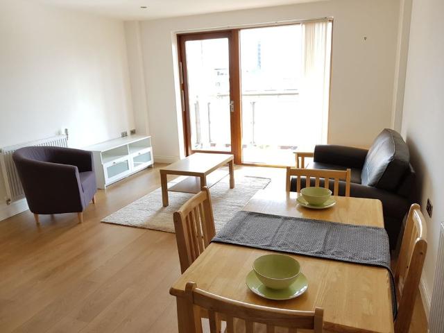 2 Bed Flat, Pryce House, E3