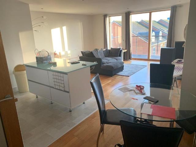 2 Bed Flat, Queens Road, RG1