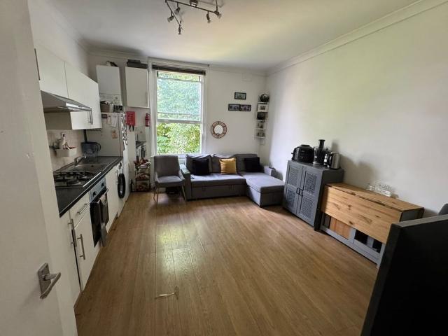 2 Bed Flat, Queens Road, SE14