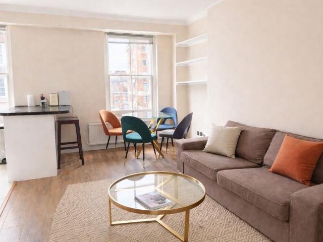 2 Bed Flat, Queensway, W2