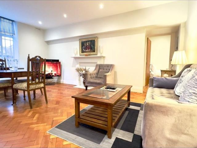2 Bed Flat, Queensway, W2