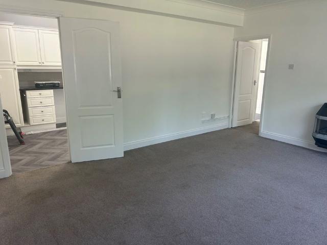 2 Bed Flat, Quinton Park, CV3