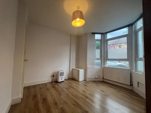2 Bed Flat, Rushmore Road, E5
