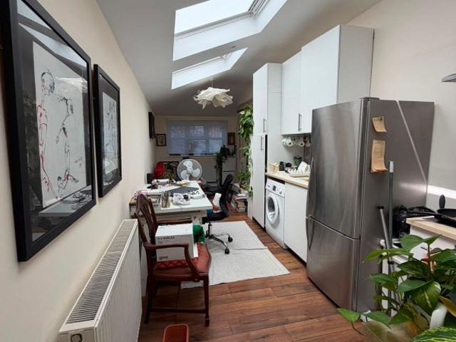 2 Bed Flat, Ruxley Lane, KT19