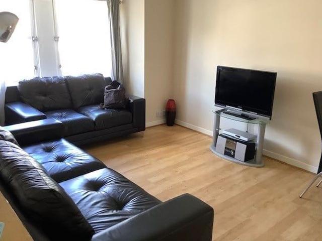 2 Bed Flat, Rankeillor St, EH8