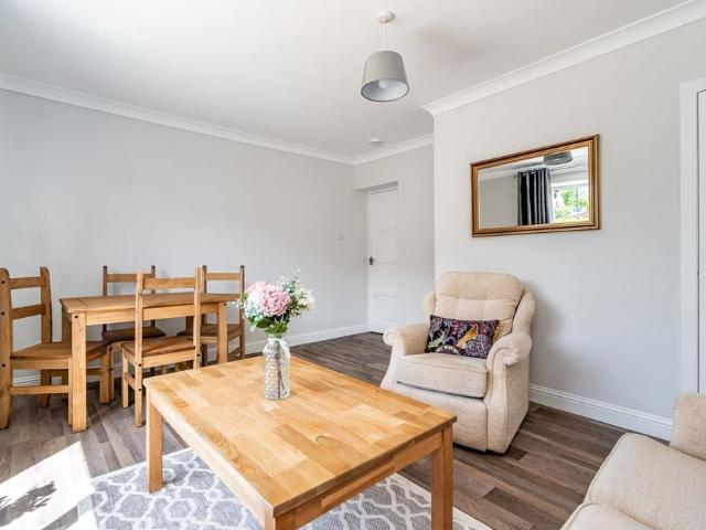 2 Bed Flat, Rankin Drive, EH9