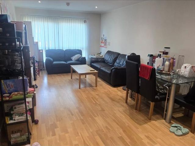 2 Bed Flat, Raphael House, IG1