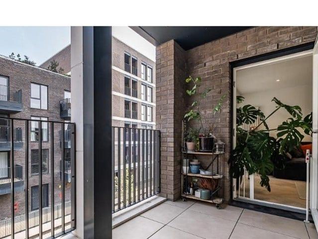 2 Bed Flat, Ravensbury Terrace, SW18