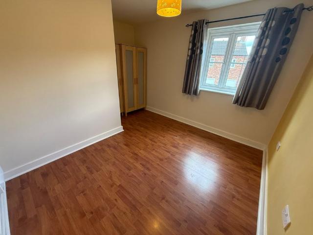 2 Bed Flat, Raynald Road, S2