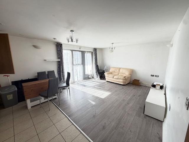 2 Bed Flat, Rayners Lane, HA2