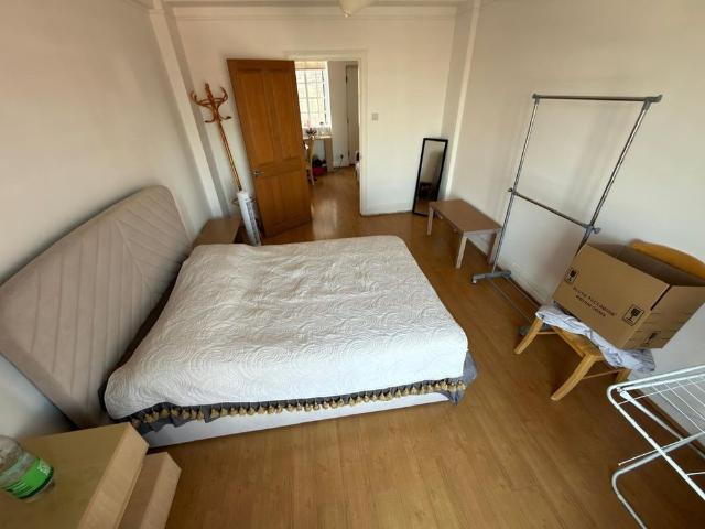 2 Bed Flat, Regis Court, NW1