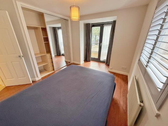 2 Bed Flat, Rennies Isle, EH6