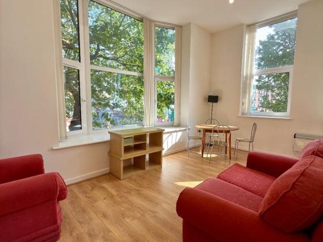 2 Bed Flat, Riding St, L3