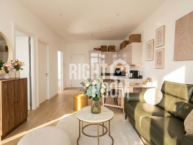 2 Bed Flat, River Court, Woking, Surrey GU21