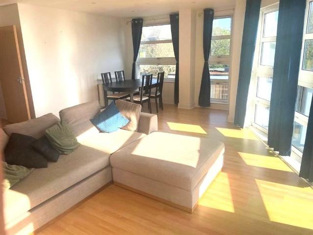 2 Bed Flat, Rivers House, TW8